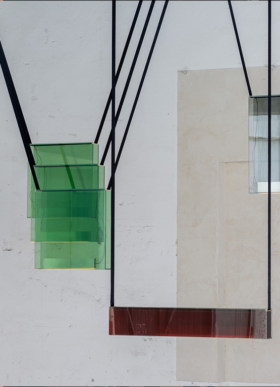 Playing with proportions, Atelier's grand scale