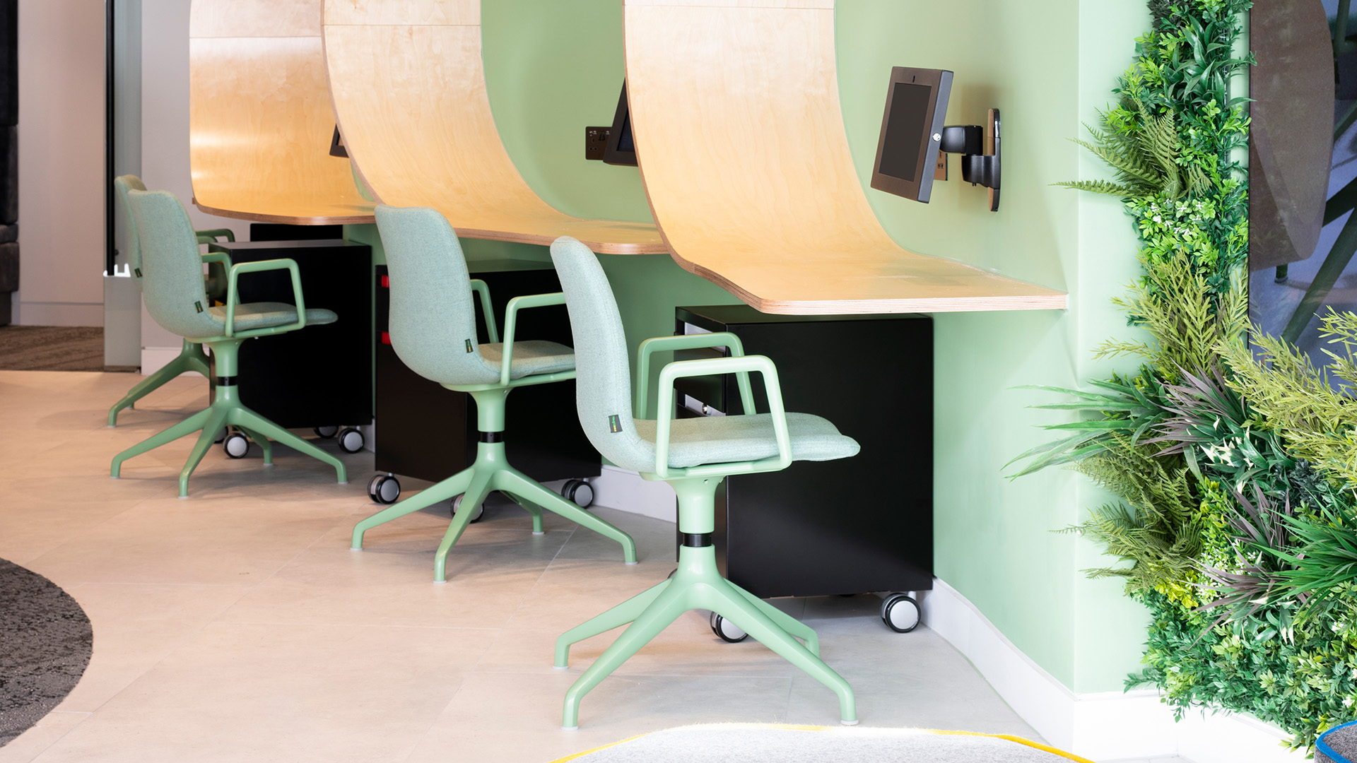 NaughtOne Viv Chair | Living Edge