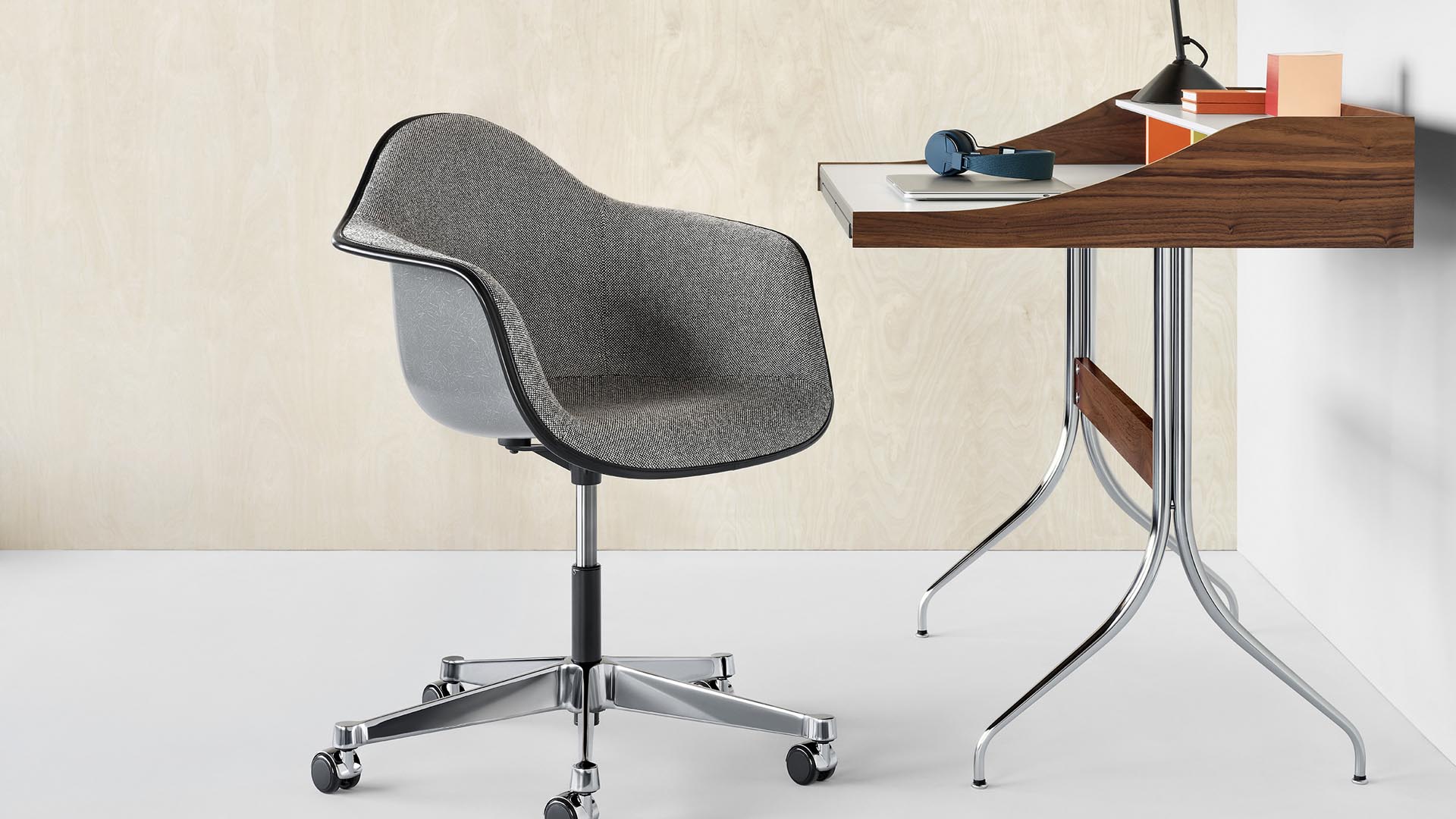 Herman Miller Nelson™ Swag Leg Desk | Living Edge