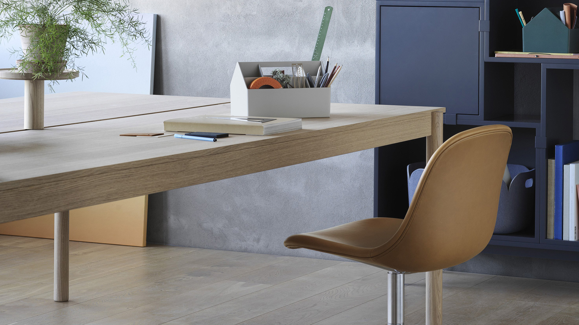 Muuto Linear System Table | Living Edge